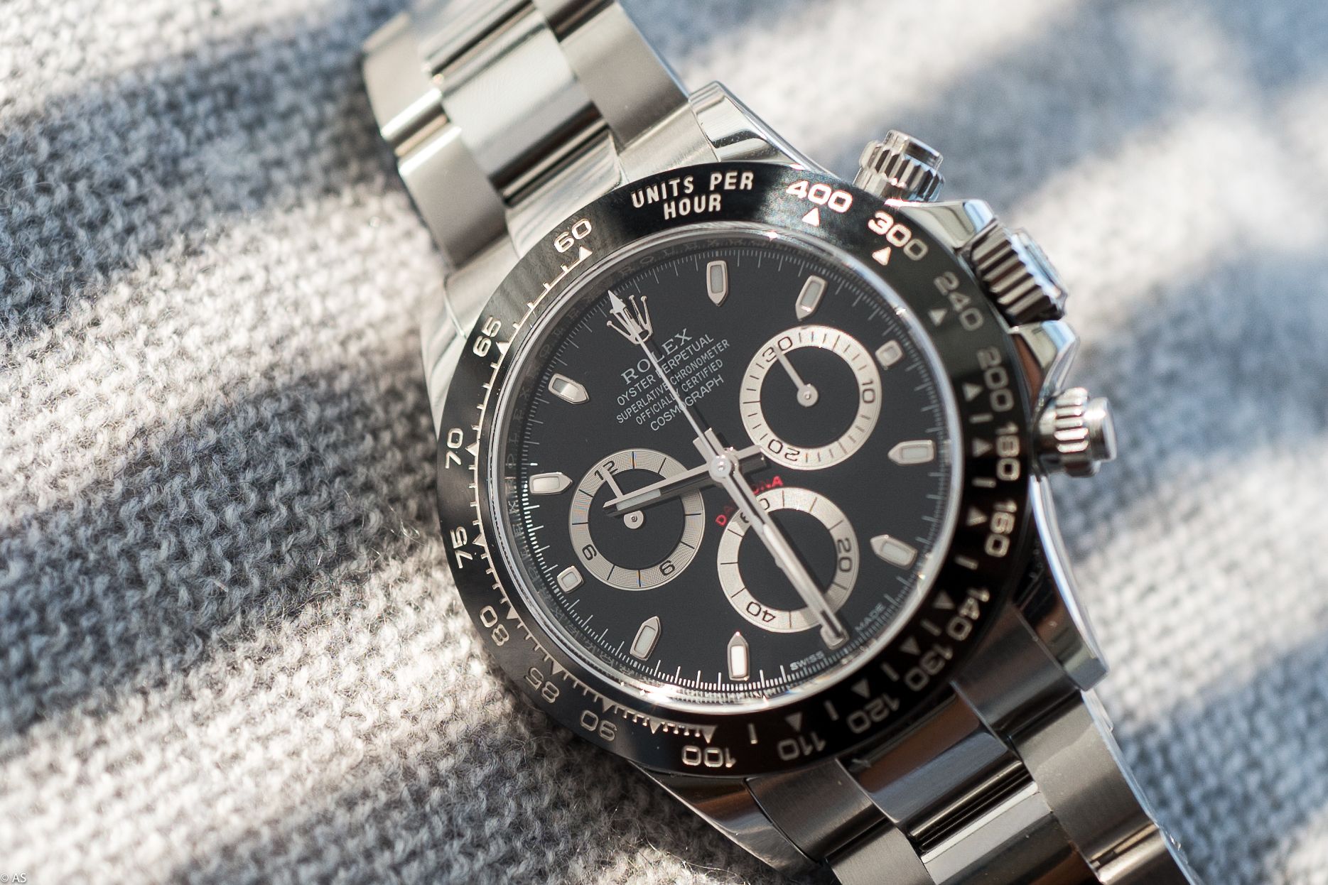 The Benefits of Buying and Selling In The Secondary Luxury Watch Market
